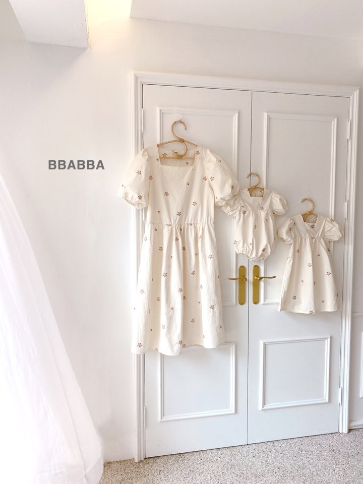 Mom Lyella Embroidery One-Piece - KKAMI
